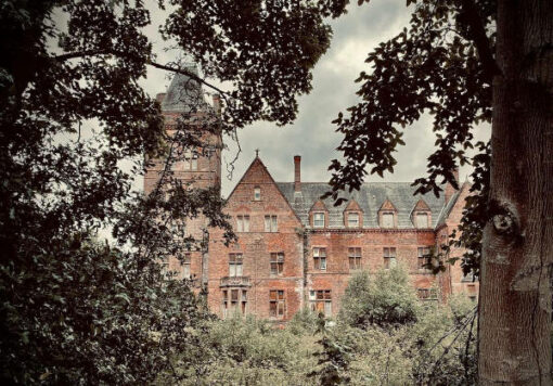 11 Most Haunted Asylums and Hospitals in the UK | Haunted Rooms®