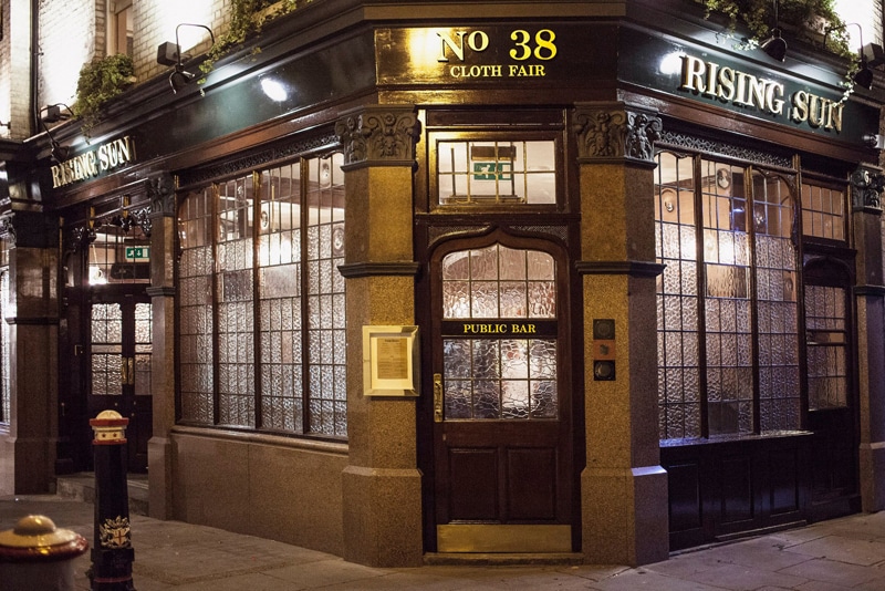 The 9 Most Haunted Pubs in London | Haunted Rooms®