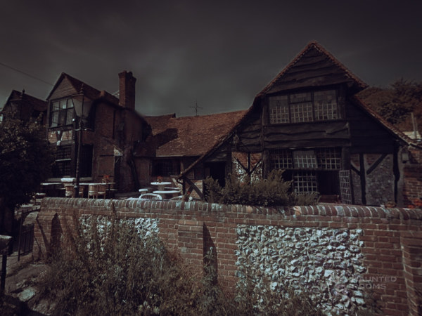 The 10 Most Haunted Places in Buckinghamshire | Haunted Rooms®